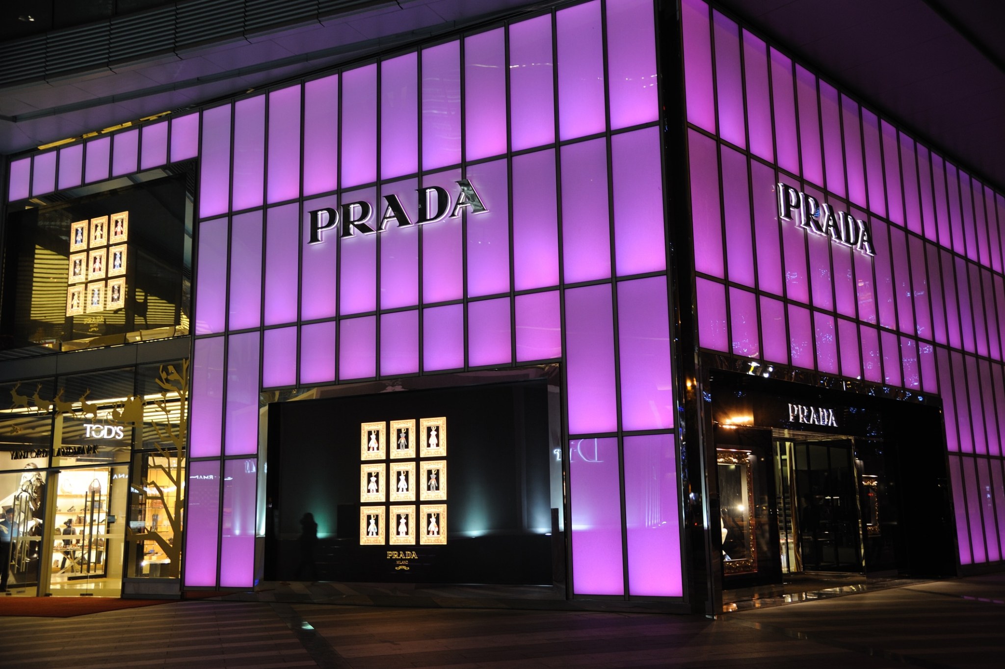 Prada vs Versace. Which Is The Superior Italian Brand In 2024? - Luxe Front